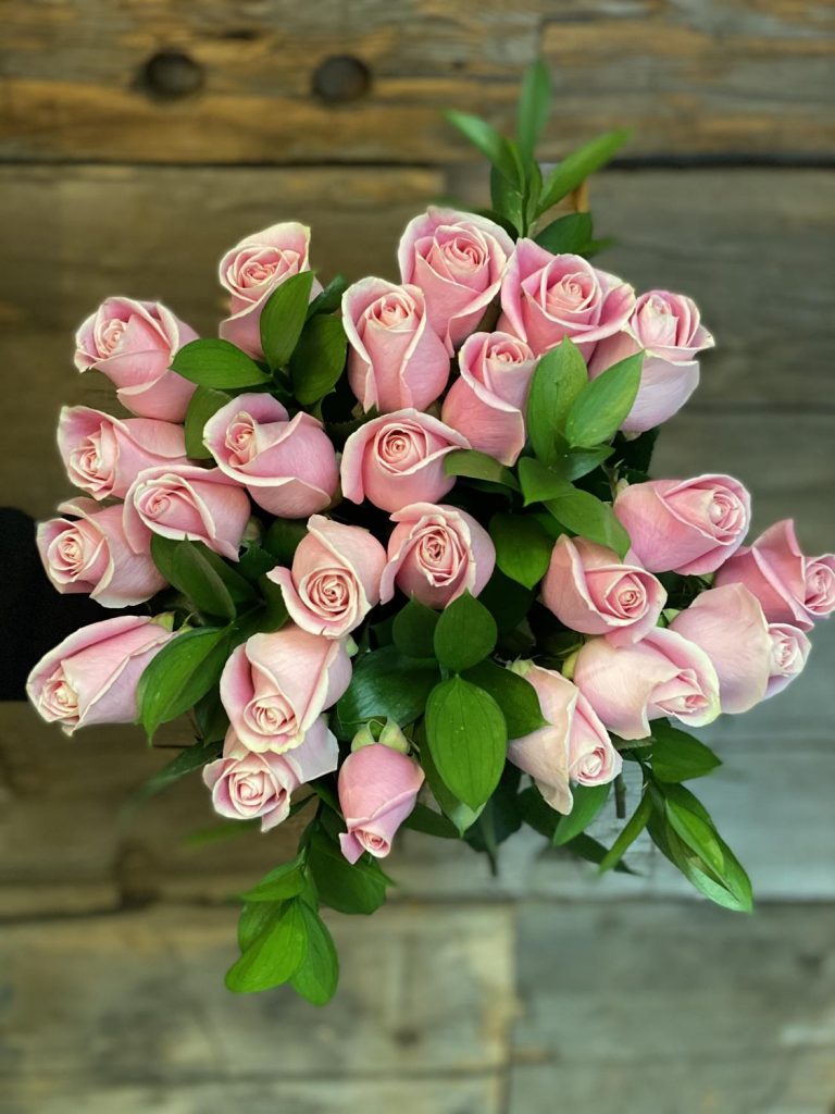 Buy Pink Roses Roses, Pink Roses flowers Online | Stavebank Florist